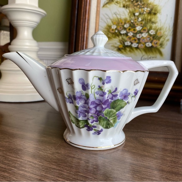 unsigned | Dining | Vintage Lusterware Lavender And White Scalloped ...